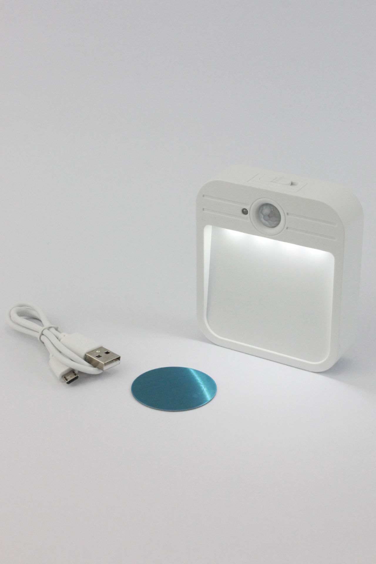 MOTION SENSOR LED LIGHT - RECHARGEABLE - A-Tech