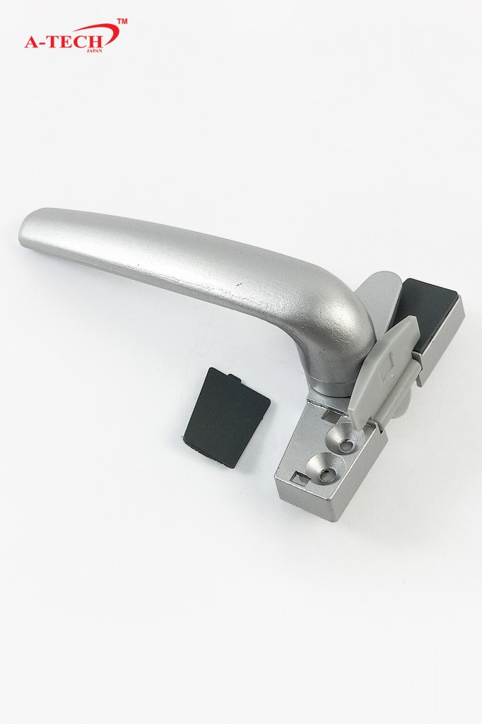 WINDOW HANDLE W/PLASTIC COVER (SILVER/RIGHT) - A-Tech